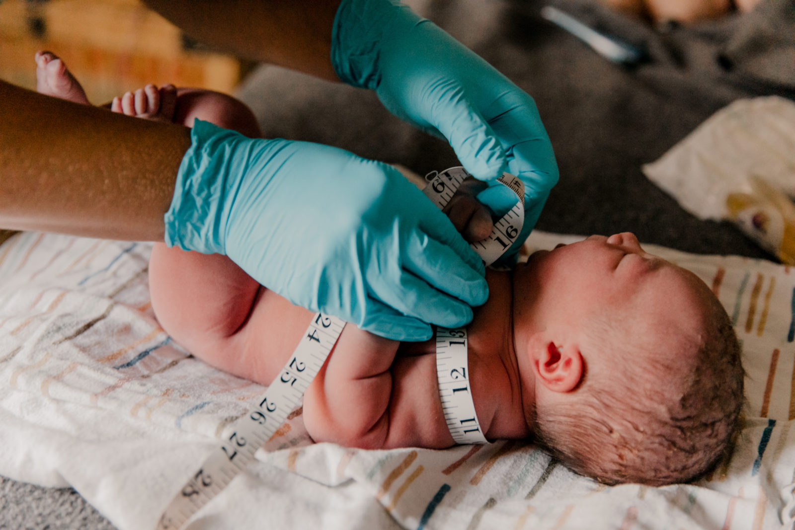 Birth Photographer serving mothers in Central Oregon